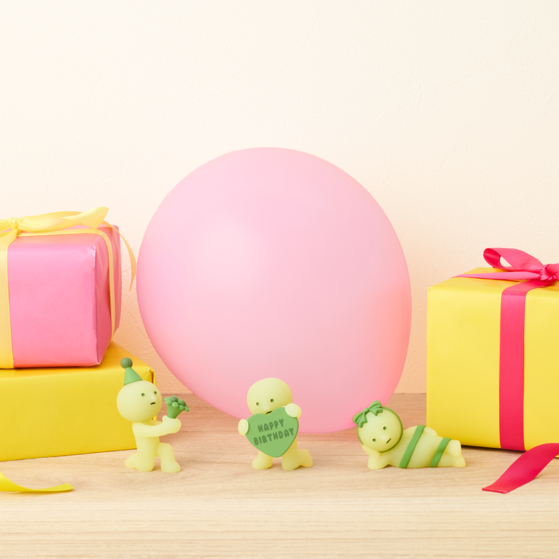 Smiski Mini Figure Blind Box - Birthday Series - Leo & Bella