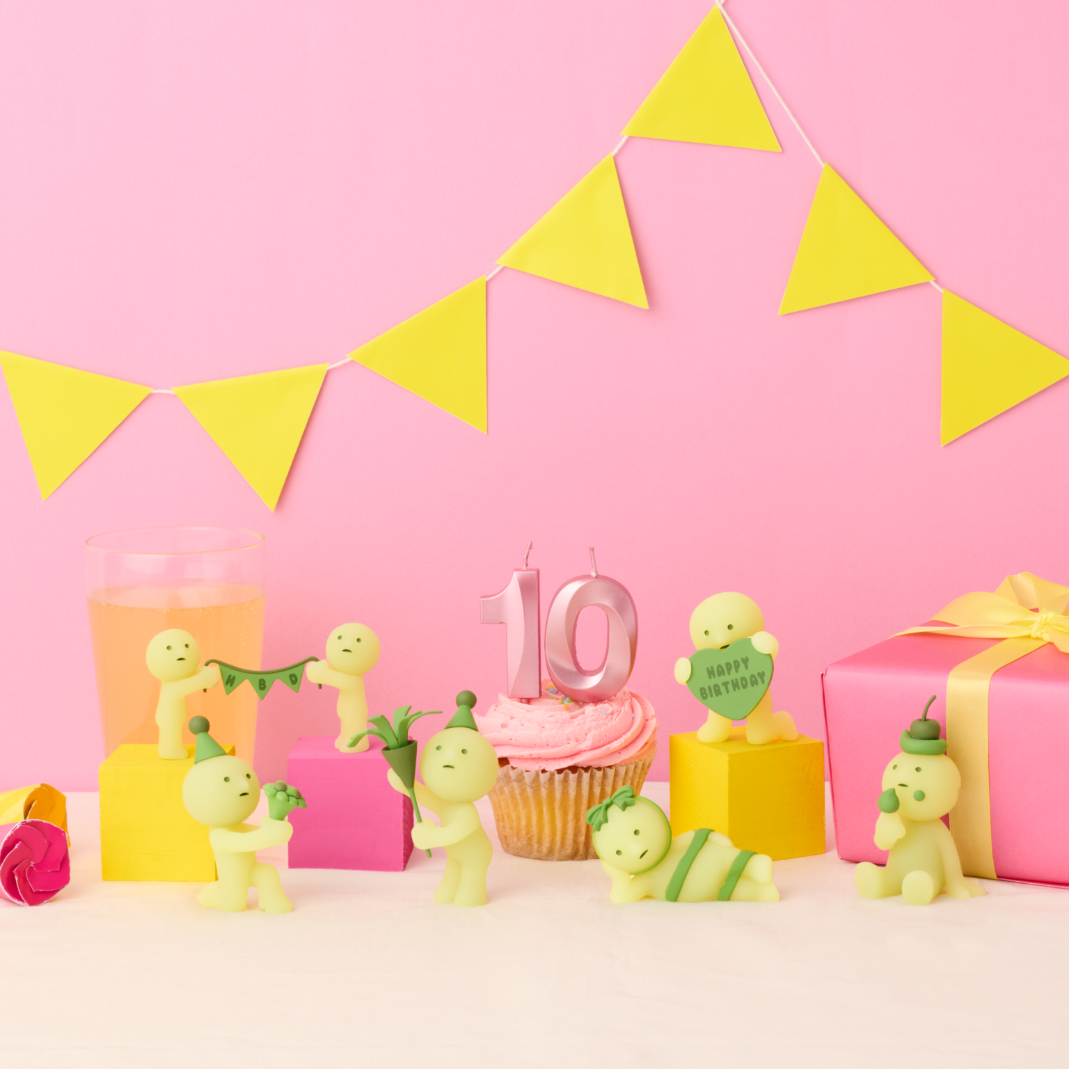 Smiski Mini Figure Blind Box - Birthday Series - Leo & Bella