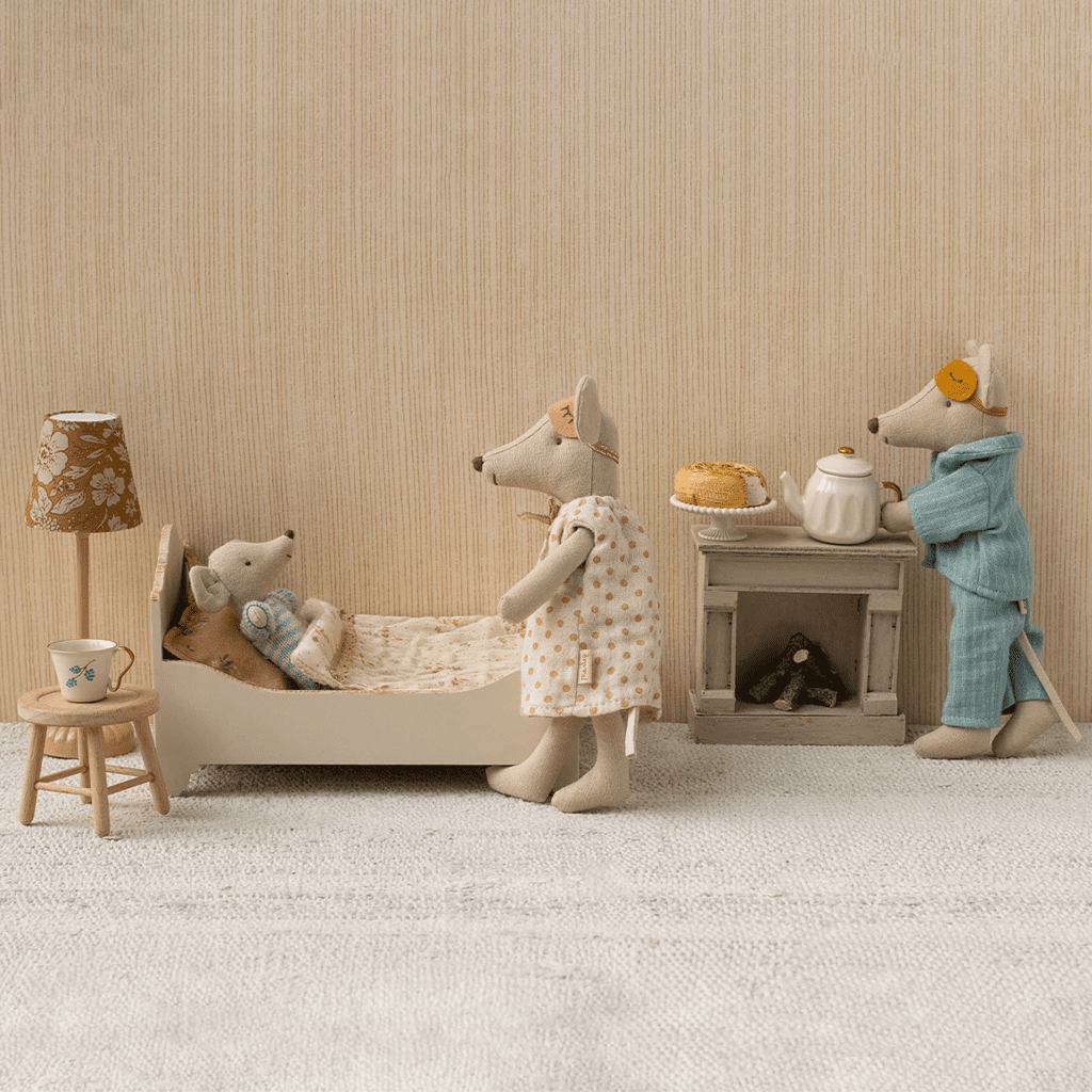 Maileg Mouse Wooden Double Bed Off White - Leo & Bella